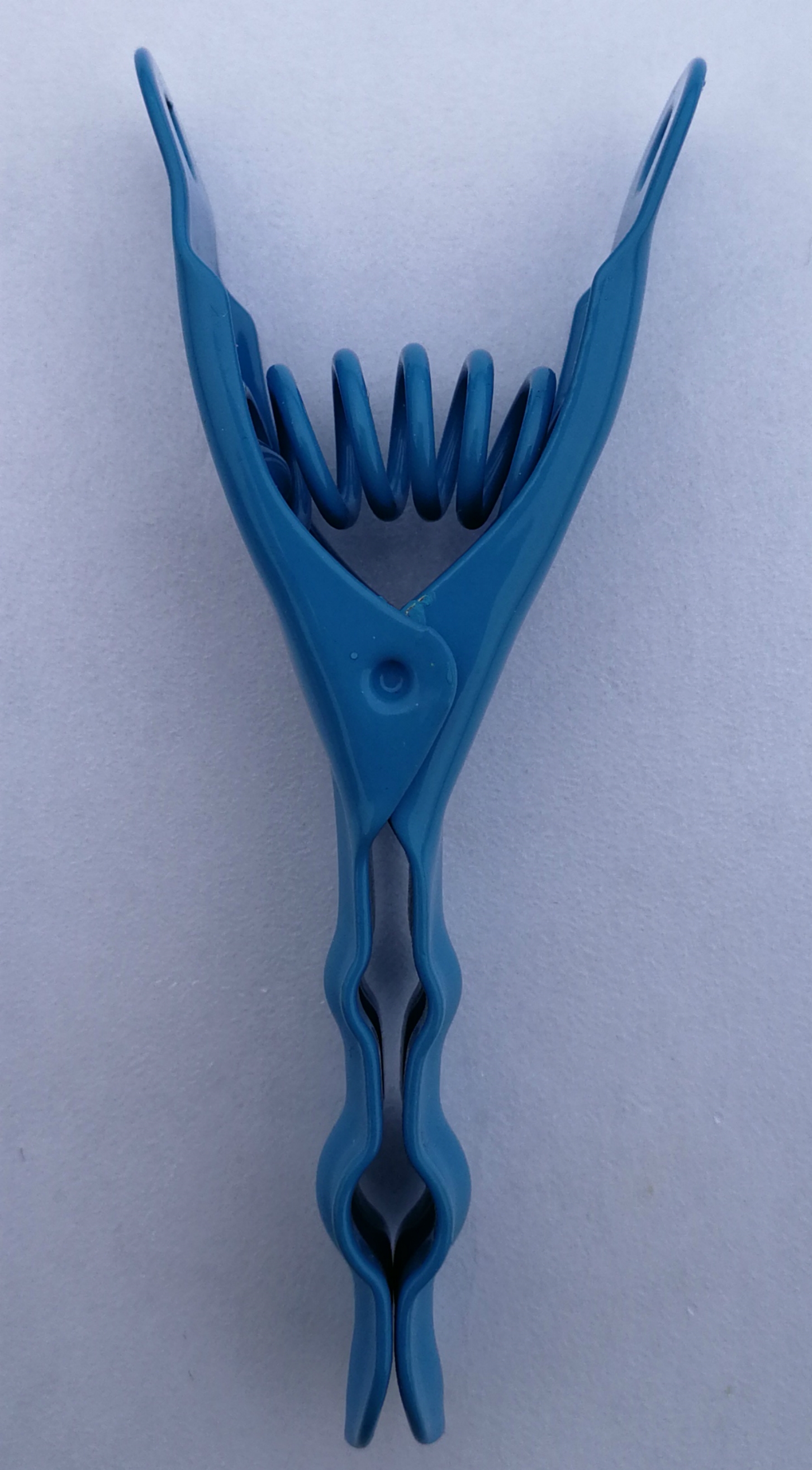 Omega clothes peg, light blue
