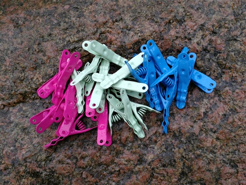 Omega clothes peg, light blue